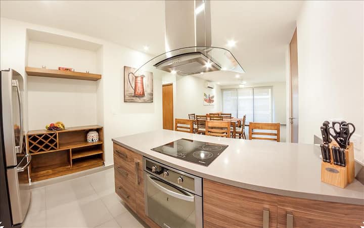 Warm 2br Condo, Fastwifi, Familiar Zone - Playa del Carmen