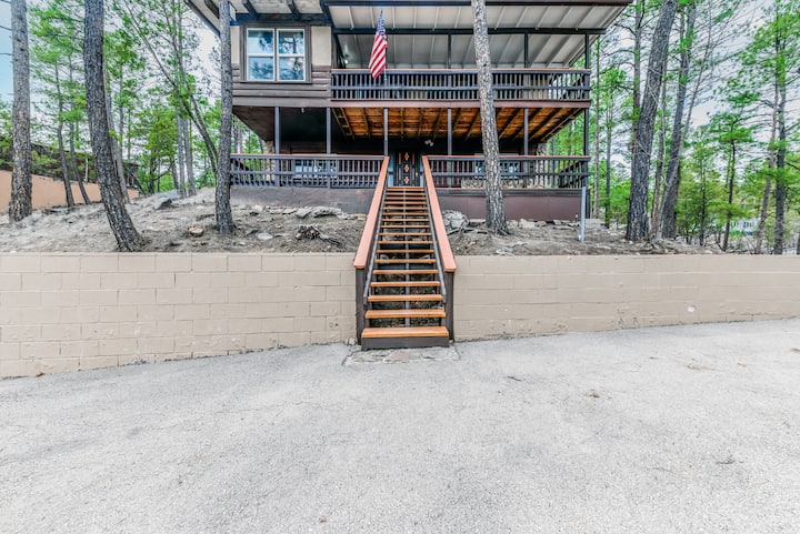 Rustling Pines | Vintage Ruidoso Cabin | Sleeps 9! - Ruidoso, NM