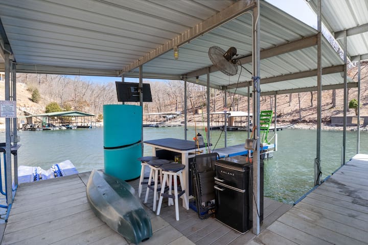 Spacious Home & Lake Access, Lake Views Throughout - Lake Ozark, MO