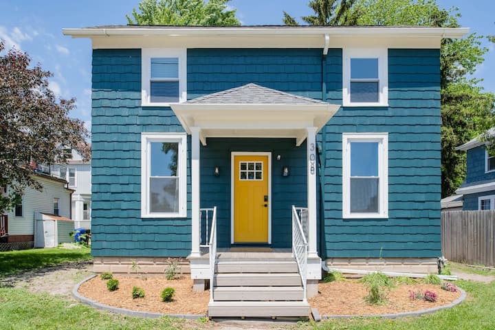 -Destination Downtown - 2 Bed, 1 Bath - アップルトン, WI