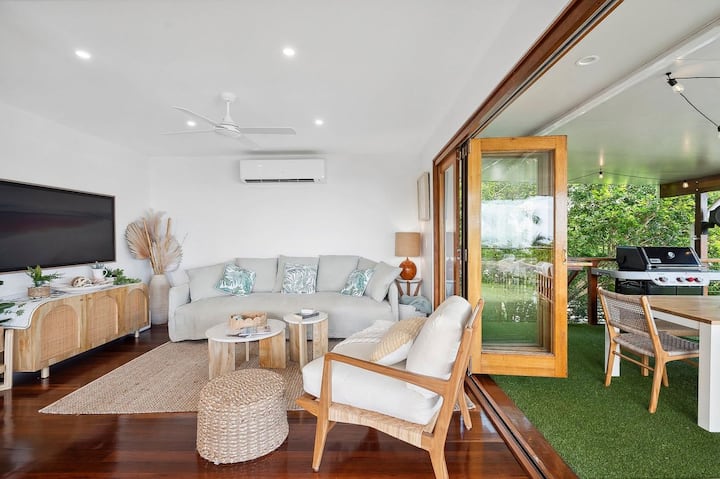 Treasureview Beach House #9 -Entire Property - Coolum Beach