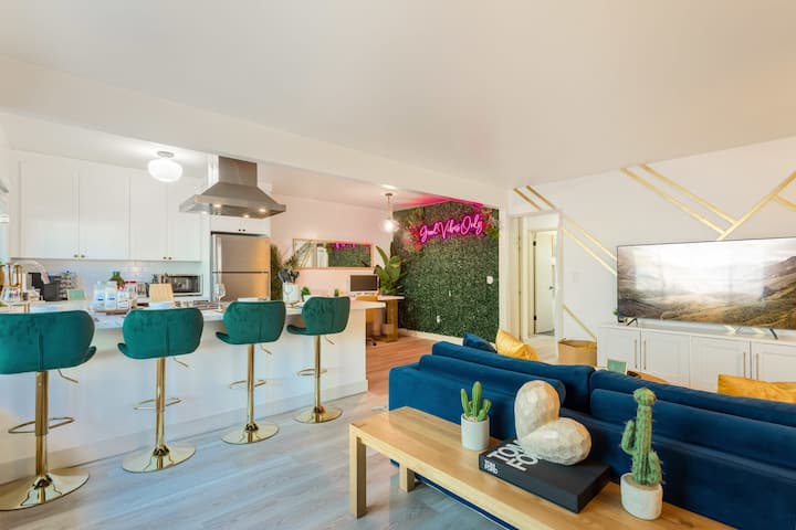 Chic Stay In The Heart Of Hillcrest - San Diego, CA