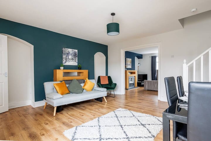 Enjoy A Spacious 3 Br Home - South Shields