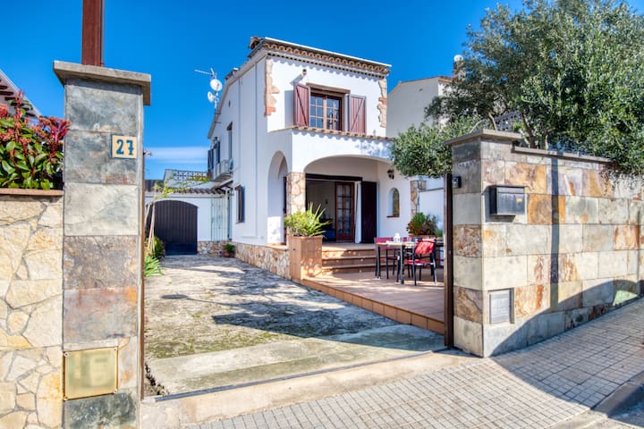 Ricabella : Belle Maison De Vacances à L'escala Da - La Escala