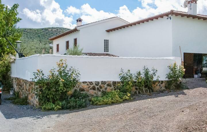 Cozy Home In Castillo De Locubin - Alcalá la Real