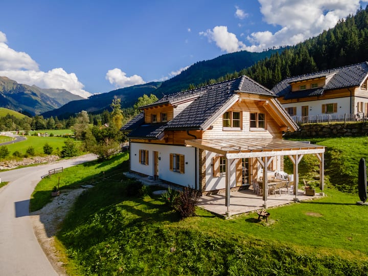 Chalet Avec Terrasse Couverte, Sauna Et Belle Vu - Donnersbachwald
