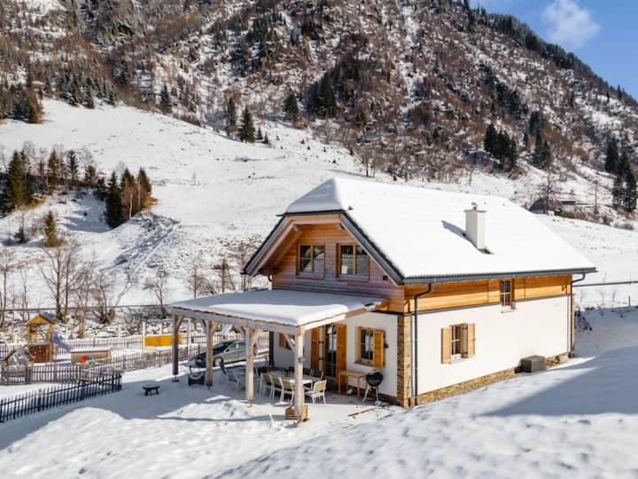 Chalet Avec Terrasse Couverte, Sauna Et Belle Vu - Austria