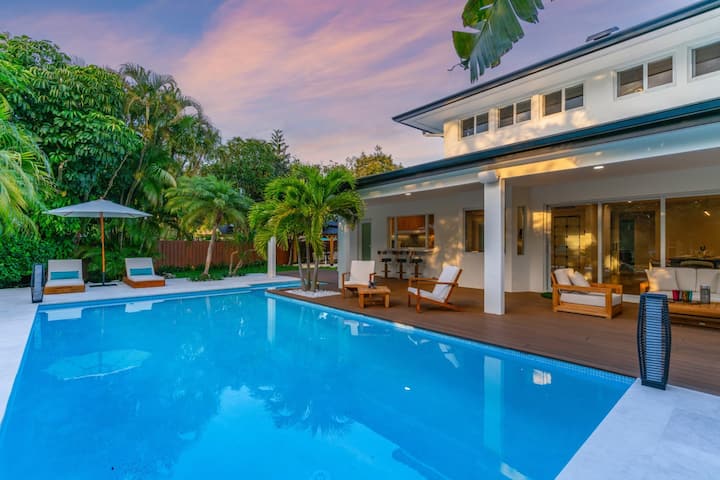 Miami 6br Oasis | Pool & Jacuzzi - Palmetto Bay, FL