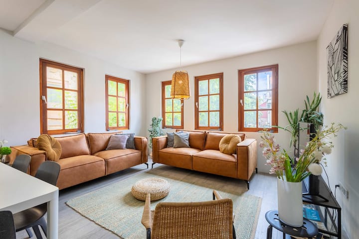 Colourful City Views From Historic Punda - Curazao