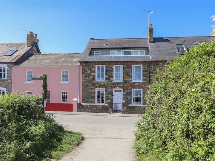 Neverndale - Fishguard