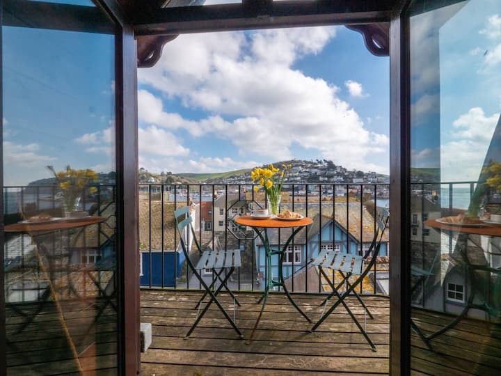 River View Apartment With Parking & Balcony - Dartmouth