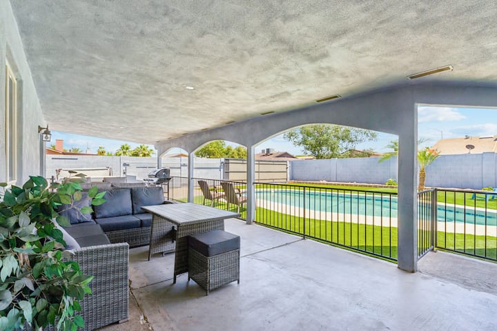 Mesa Escape: Your Ultimate Relaxing Retreat - Mesa, AZ