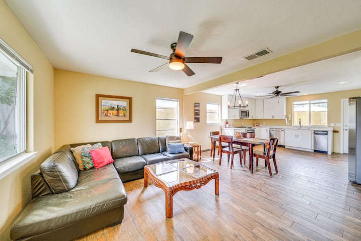 Sunny San Antonio Home Near Downtown: Pets Welcome - San Antonio