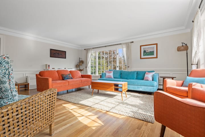 Private Setting With Hiking Trails, Sleeps 13, A/c - Rhode Island