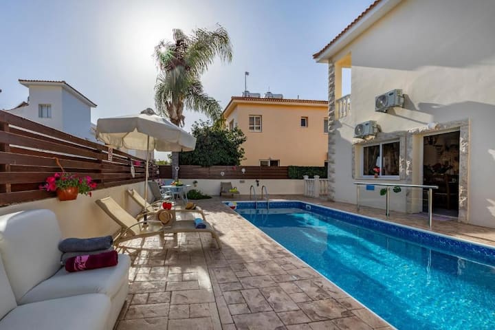 Argiro Bright 4 Bdrm, Pool Self-catering Villa - Protaras