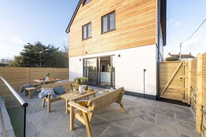 Close To Town & Harbour-free Parking & Wi -Fi - Porthleven