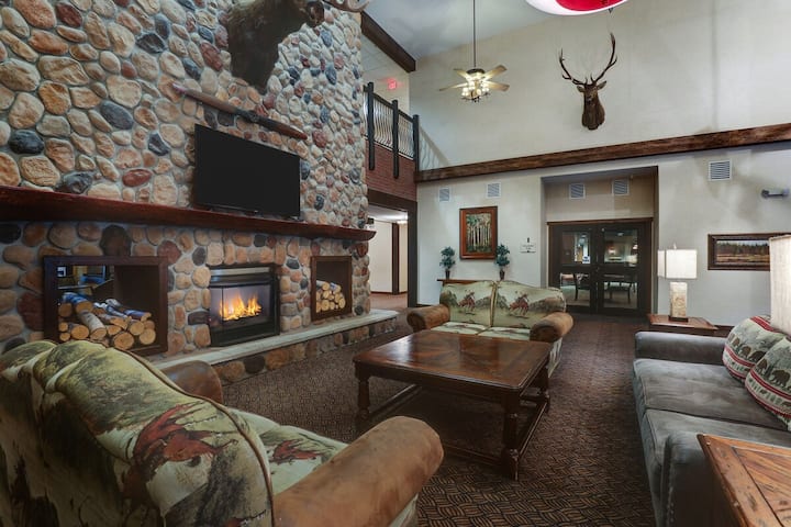 Deluxe 2 Queen, Stoney Creek Sioux, Pool | 2 Units - Sioux City, IA