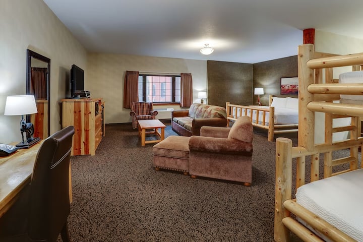 Expanded King Bunk Suite, Stoney Creek, Bunk Bed - Sioux City, IA