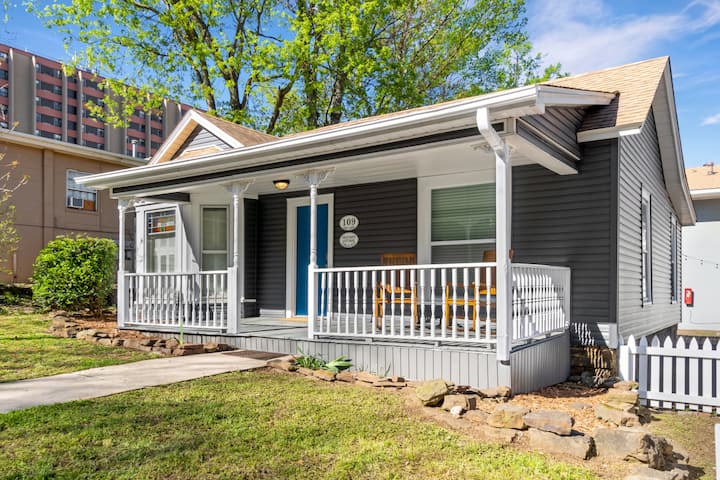 Downtown Fayetteville Bungalow - Fayetteville, AR