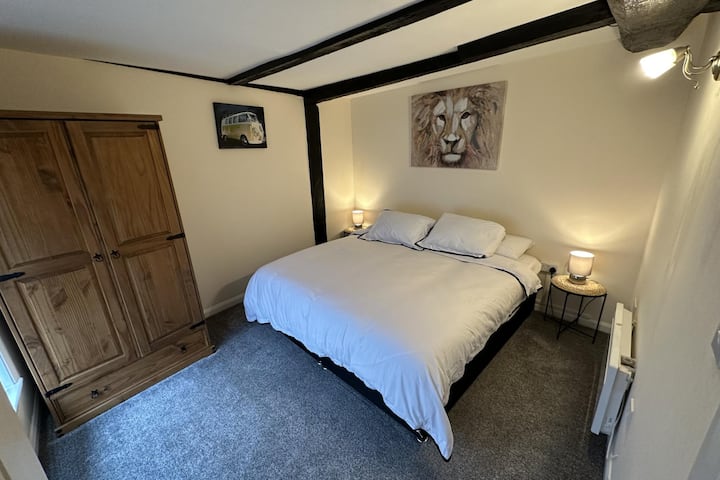 Apartment - Sleeps 2 - Parking - Wifi - Colchester