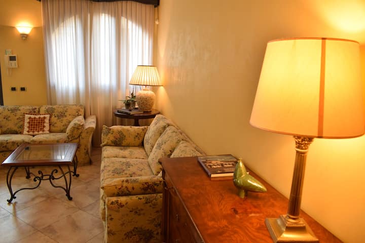 Magenta Apartment - Florence