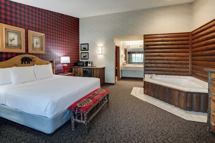 Rustic Charm Meets Modern Comfort In St. Joseph - Saint Joseph, MO