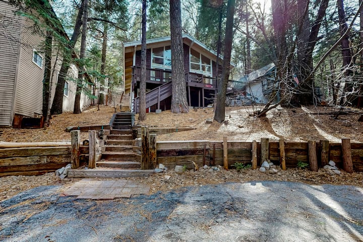 3br Dog-friendly Cabin Surrounded By Nature - Lake Arrowhead, CA