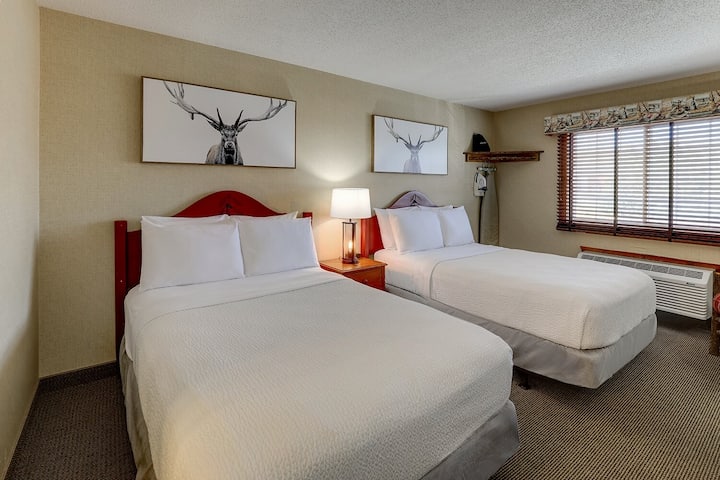 Near Lake, Deluxe 2 Double, Stoney Creek | 2 Units - Galena