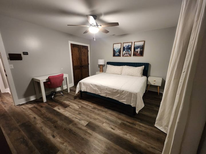 24 B King Room Close To Dt Gvl - Greenville, SC