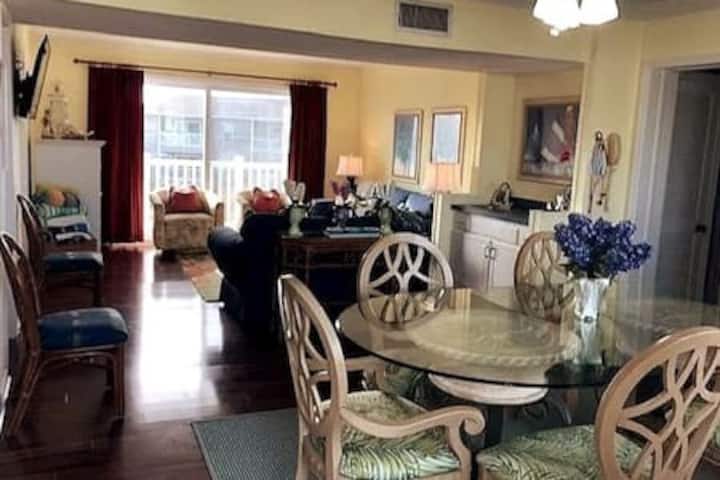 Coastal Condo In Oib Nc! - Ocean Isle Beach, NC