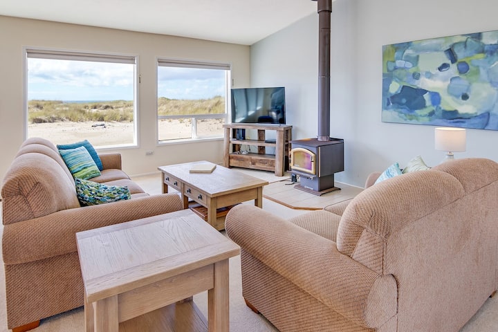 Ocean Front With Views! Bridge Views! Sandy Beach! - Waldport, OR