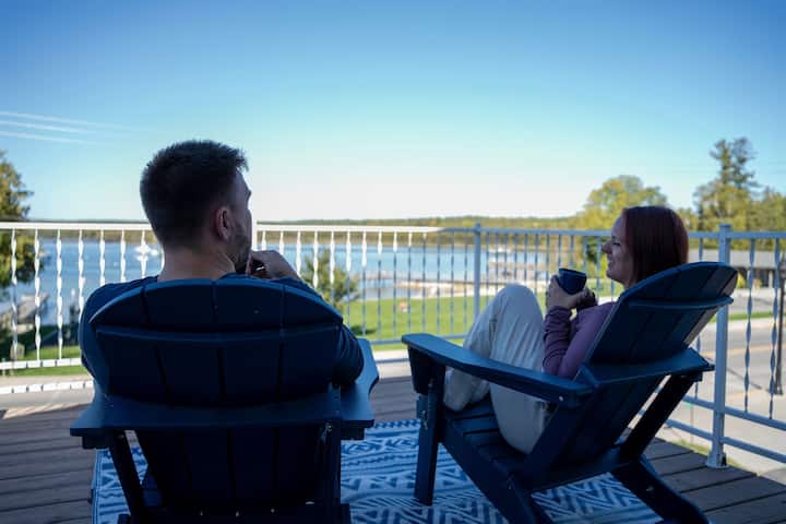 The Deckhouse | Water Views, Walk Downtown, Sauna - Egg Harbor, WI