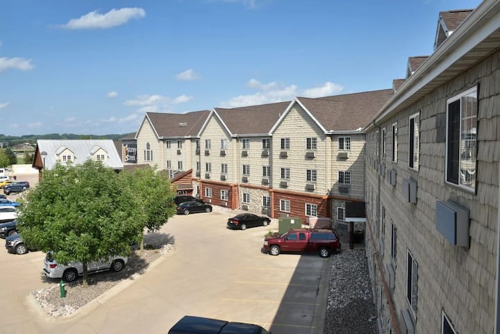 Onalaska Cozy Lodges: Rustic Charm, Pool | 4 Units - La Crosse, WI