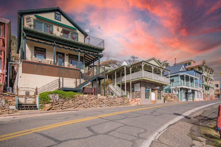 Mrs. Garcia's Bungalow W/ Captivating Views - Jerome, AZ