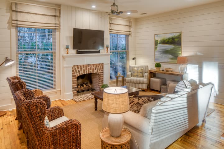 Screened Porch W/fireplace, Walk To Shops - Bluffton, SC
