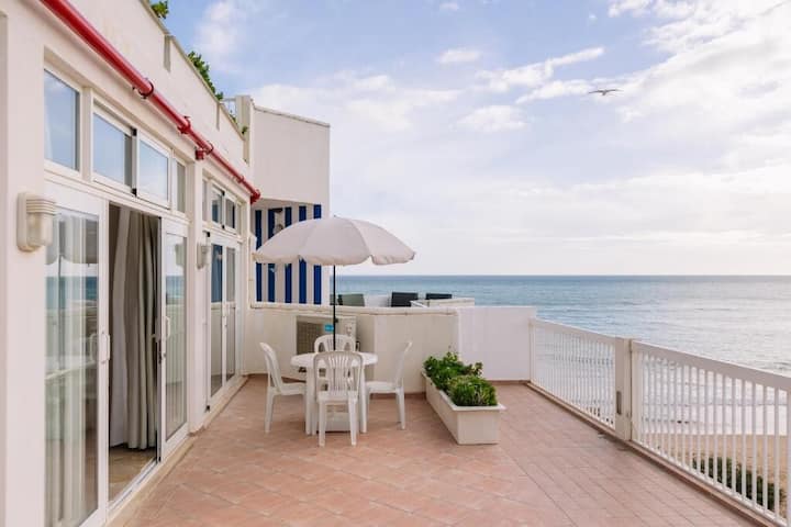 Coastal Delight For Family! Beachfront Paradise - Albufeira