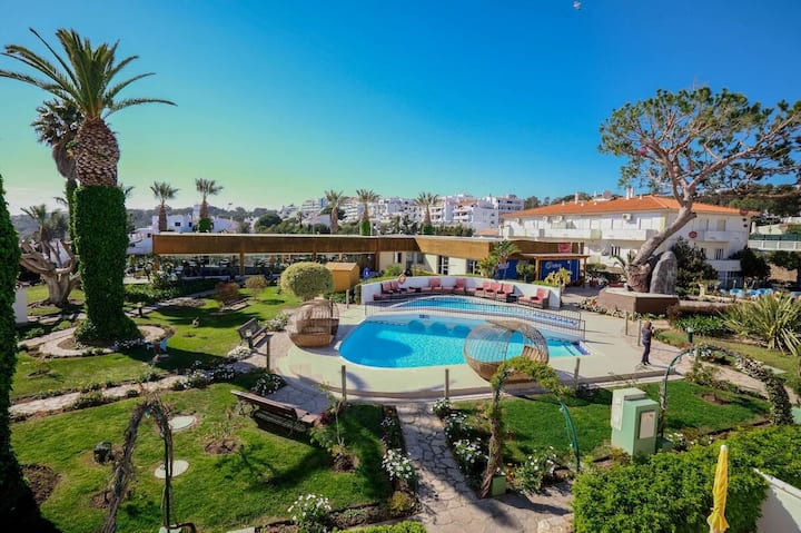 Praia Da Oura Retreat! Balcony Flats | 2 Units - Albufeira