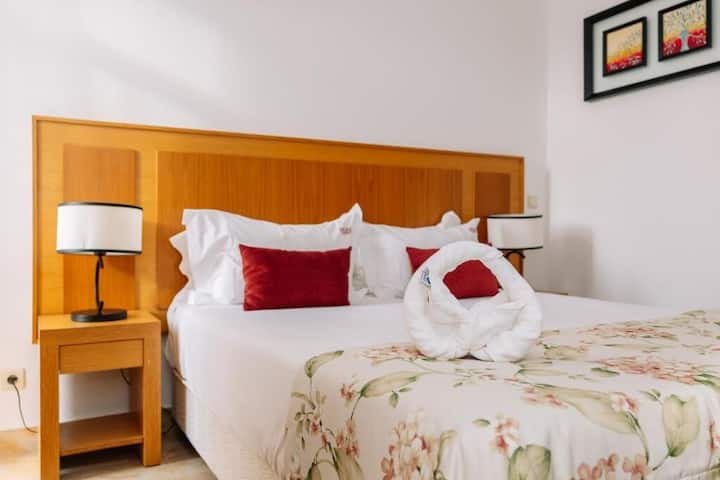 Praia Da Oura Retreat! Balcony Flats | 2 Units - Albufeira