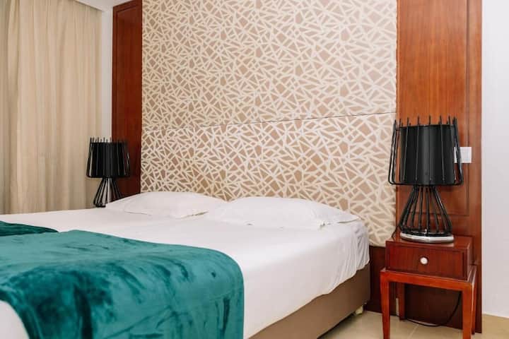 Beachfront Retreat! 3 Units | Free Parking, Pool! - Albufeira
