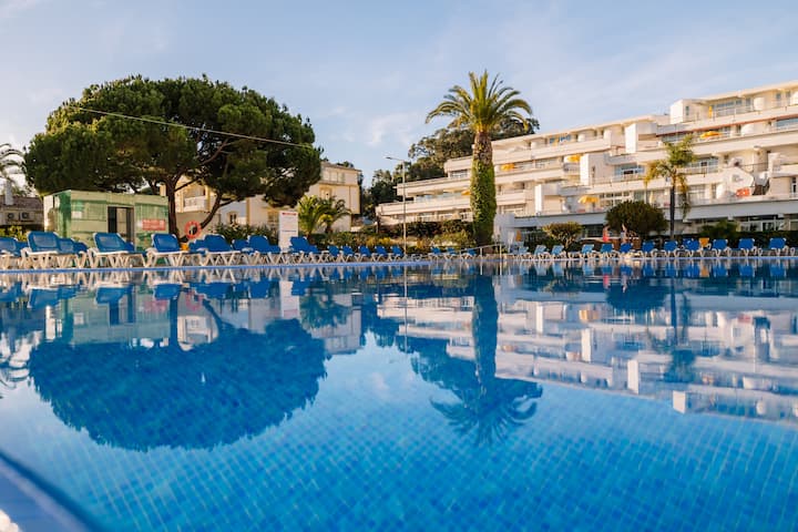 Coastal Retreat! Pool, Parking | 4 Units - Albufeira