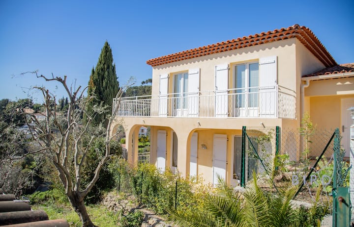 Jolie Villa Avec Piscine Et Vue Mer Hauteurs De - Vallauris