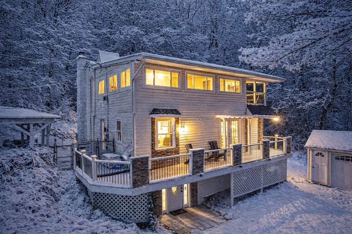 Hot Tub*theater Rm*fenced Yard *Mins To 3 Ski Mtns - Tully Lake, Tully