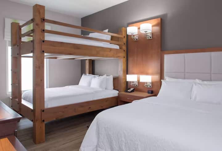 2 Units W/ Casino Access, Free Breakfast & Pool - Ashville, OH