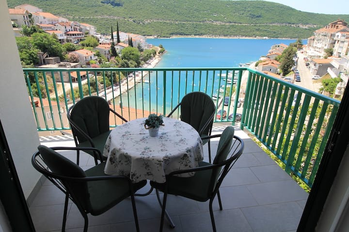 Villa Hortus - 4 Apartment With Sea View - Neum
