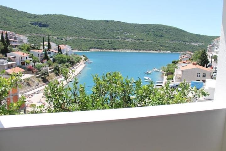 Villa Hortus - 7 Apartment With Sea View - Neum