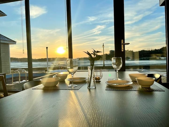 바다와 가까워 전망이 아름다운 숙소 아티코 독채풀빌라오션뷰바베큐노래방 - 송산면