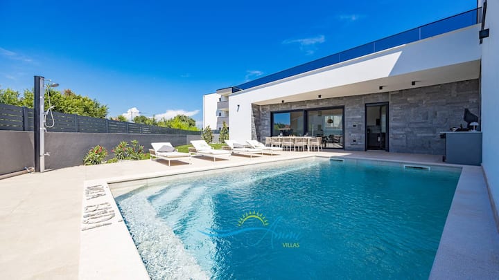 Villa Endi 4* With Swimming Pool In Medulin - Medulin