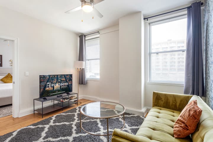 City Chic Living: 1br Condo W Pool, French Quarter - La Nouvelle-Orléans, LA