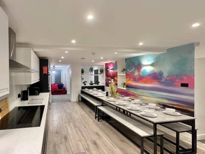 7 Bedroom Party House Brighton - Brighton and Hove