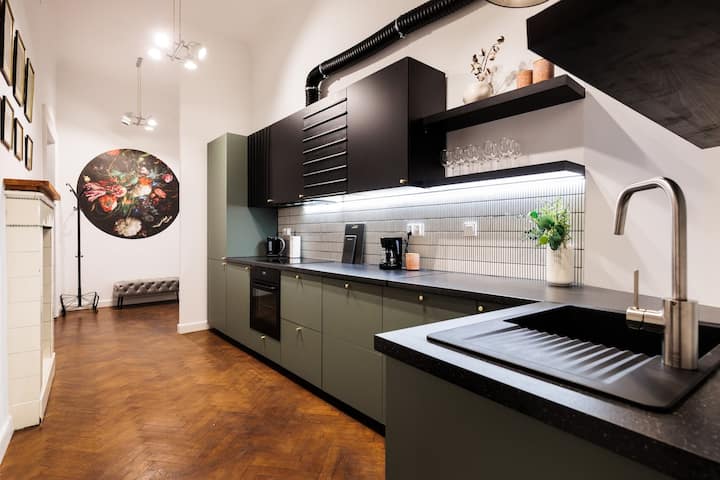 Amazing 6-bedroom Apartment Next To The Square - Cracovia